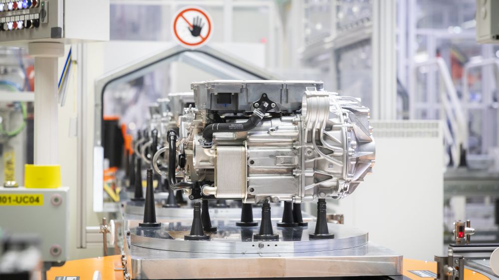 Reportáž: jak se vyrábí motory pro elektrická auta | CHIP.cz
